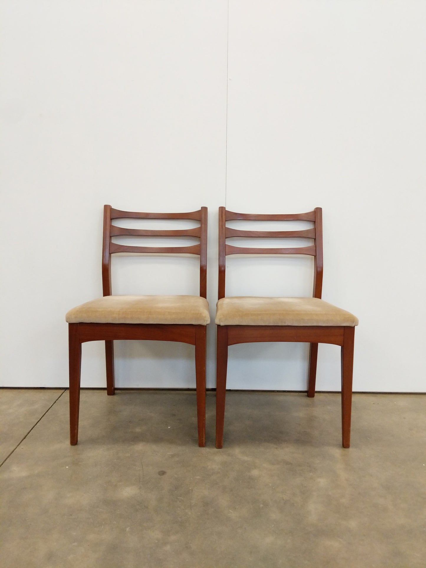 Pair Vintage Mid Century Modern Dining Chairs